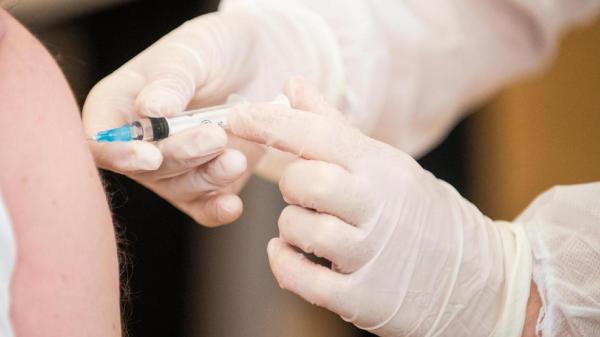 Kinija vėl uždarys miestus? Šalį pasiekė beždžionių raupai